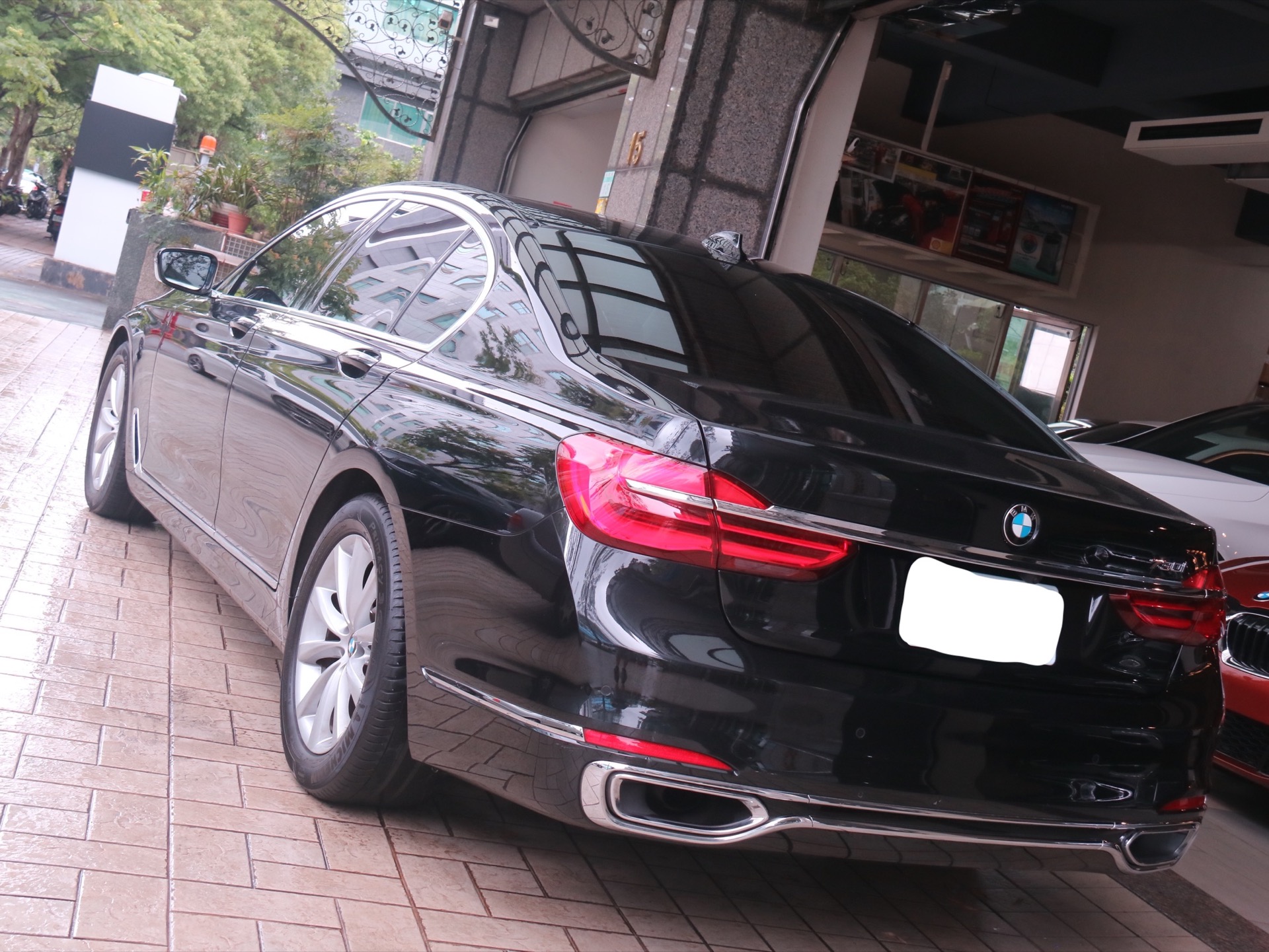 2018 BMW 730i - 中古車優惠車款 - WeWanted 購車好幫手